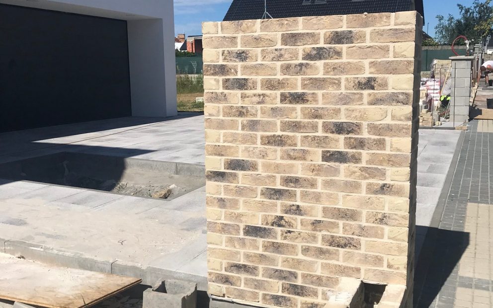 Zděný plot z pálených cihel Terca